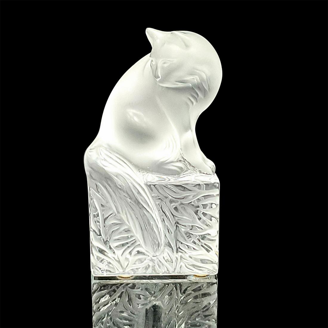 Lalique Crystal Cat Paperweight, Doumi Auction