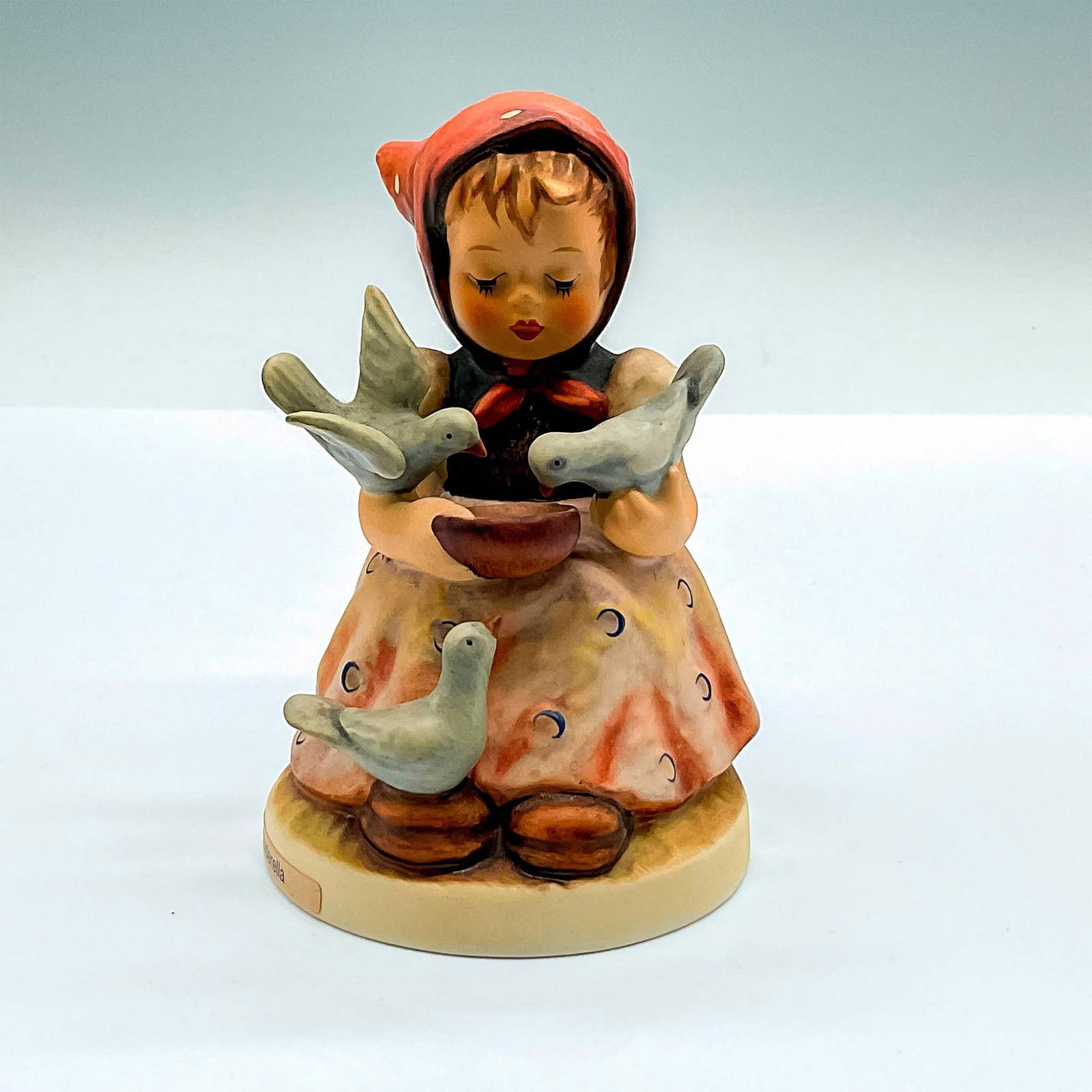 Goebel Hummel Porcelain Figurine, Cinderella Hum 337 Auction
