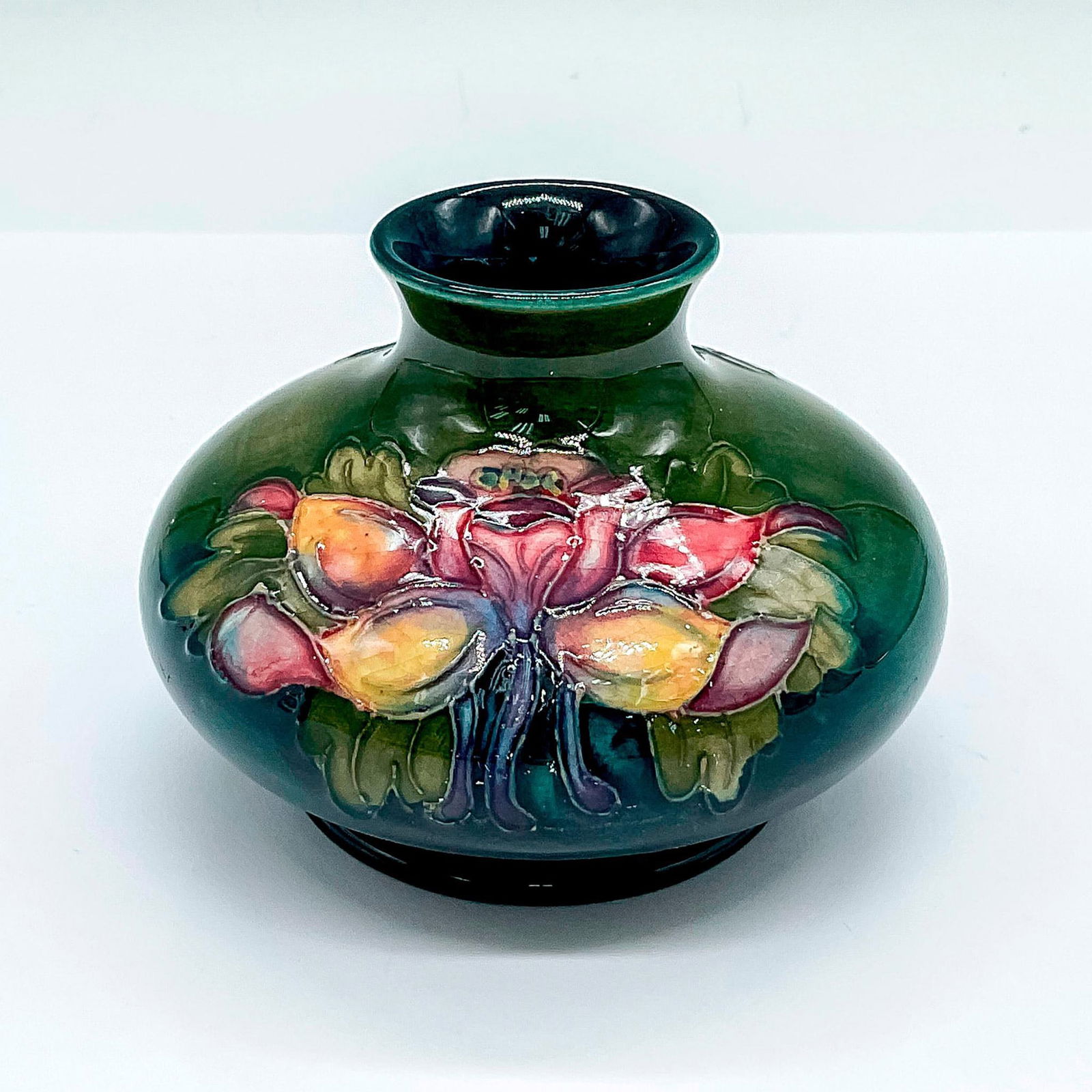 Moorcroft Pottery Nicola Slaney Vase, Anna Lily Auction