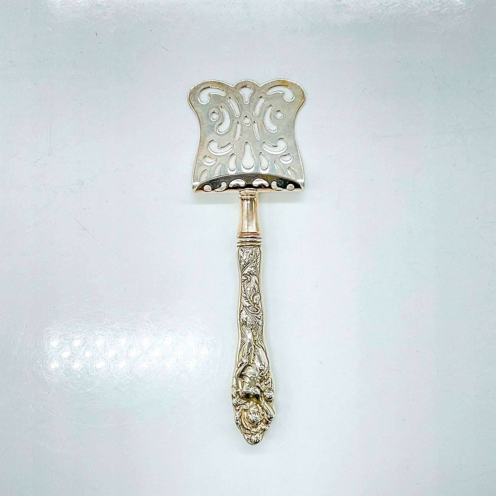 Reed And Barton Sterling Silver Petit Four Server Auction Reed And Barton Sterling Silver Petit Four Server Auction