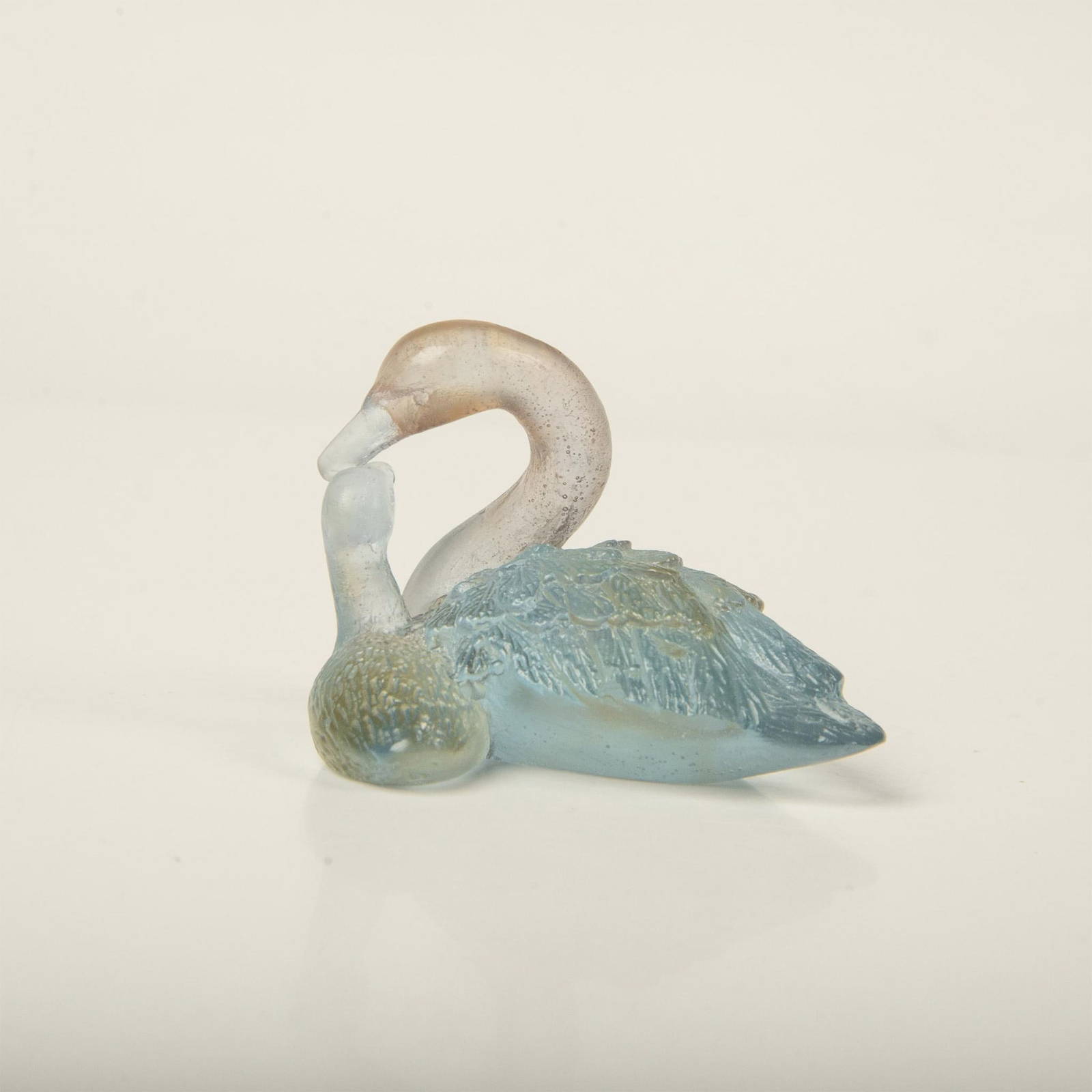 Daum France, Mother Swan Figurine Auction