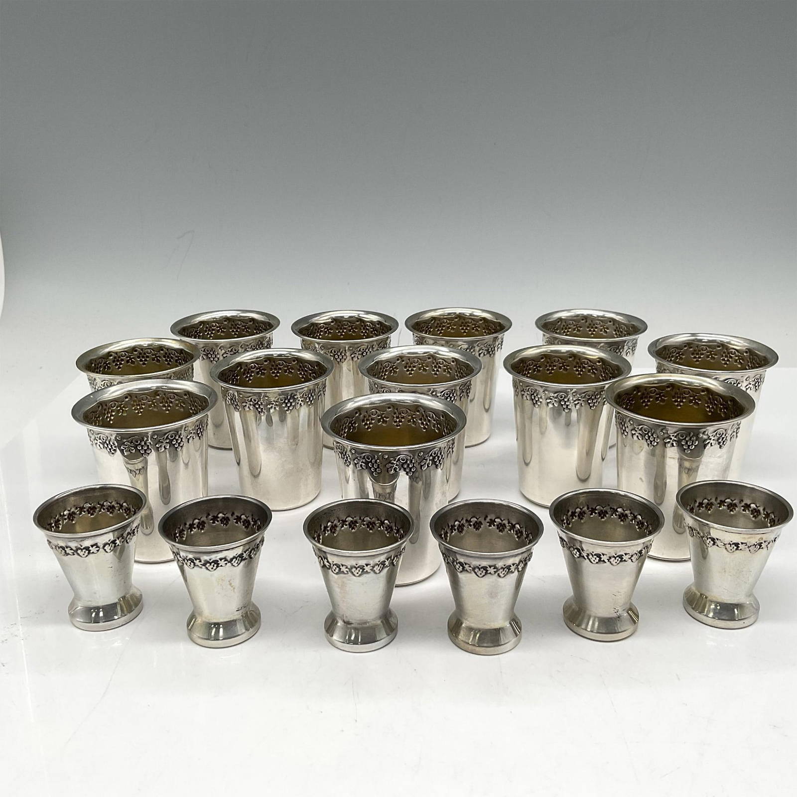 18pc Hazorfim 800 Silver Judaica Kiddush Cups Auction