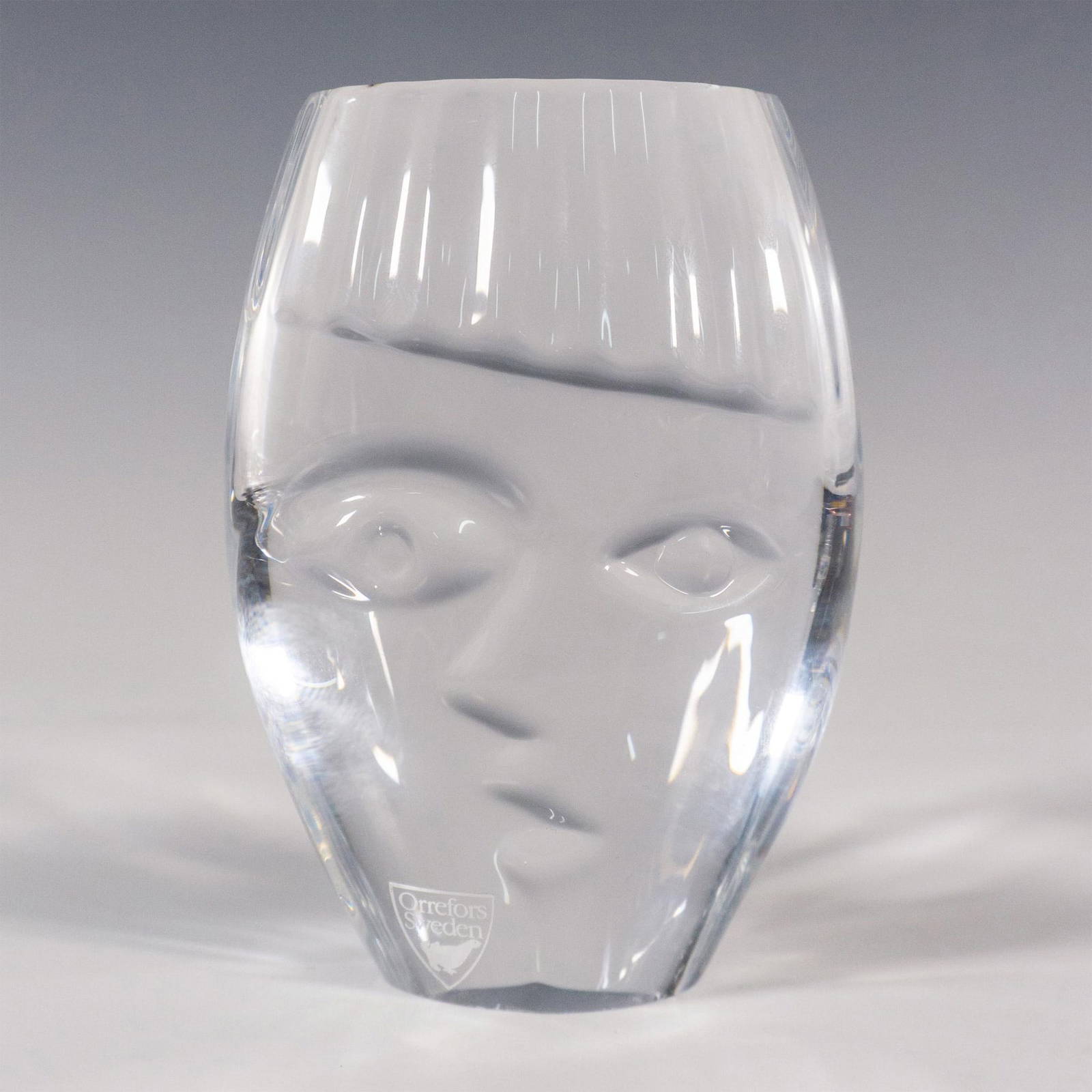 Orrefors Crystal Paperweight, Nefertiti Auction