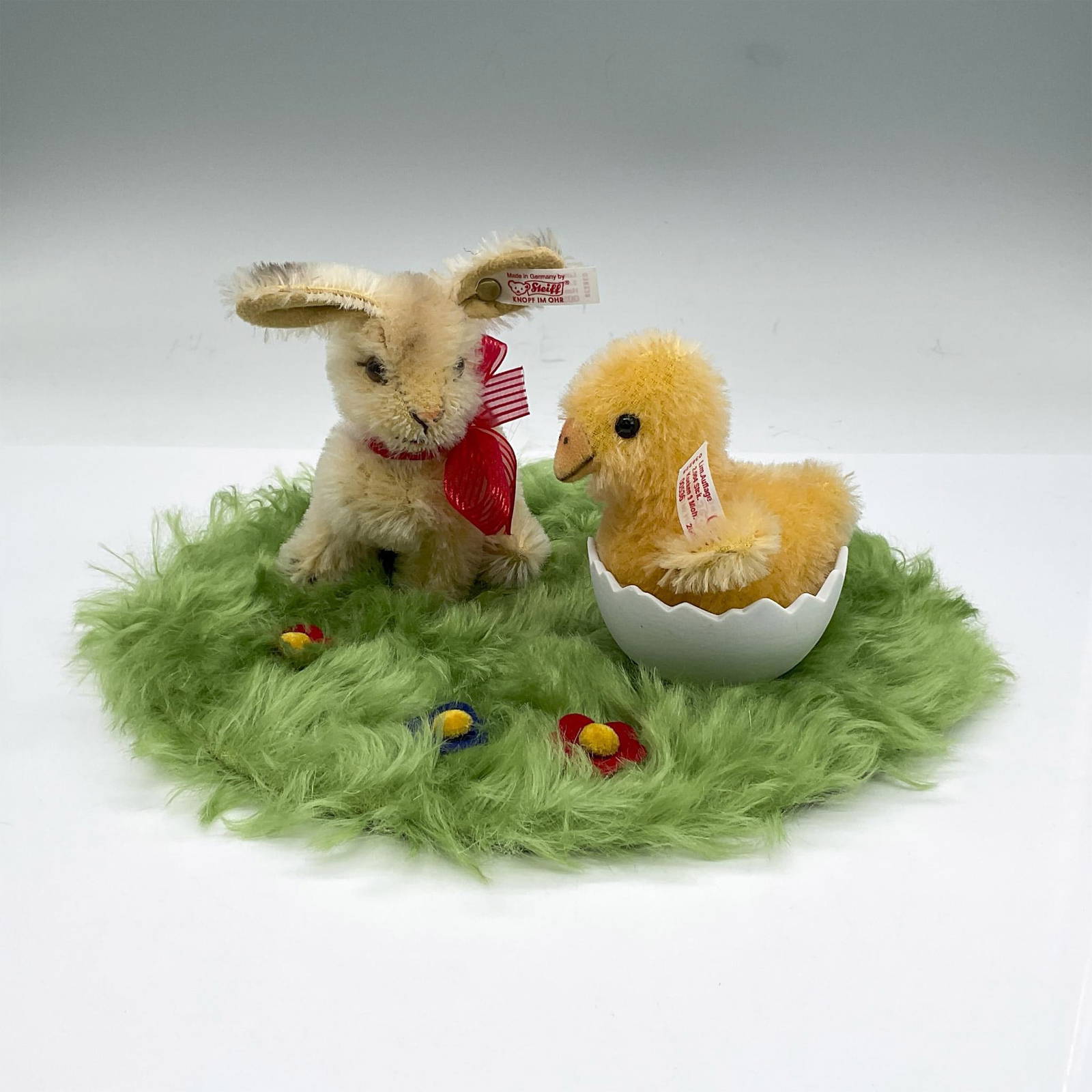Steiff Mohair Figures, Easter Diorama Of Bunny And Chick Auction