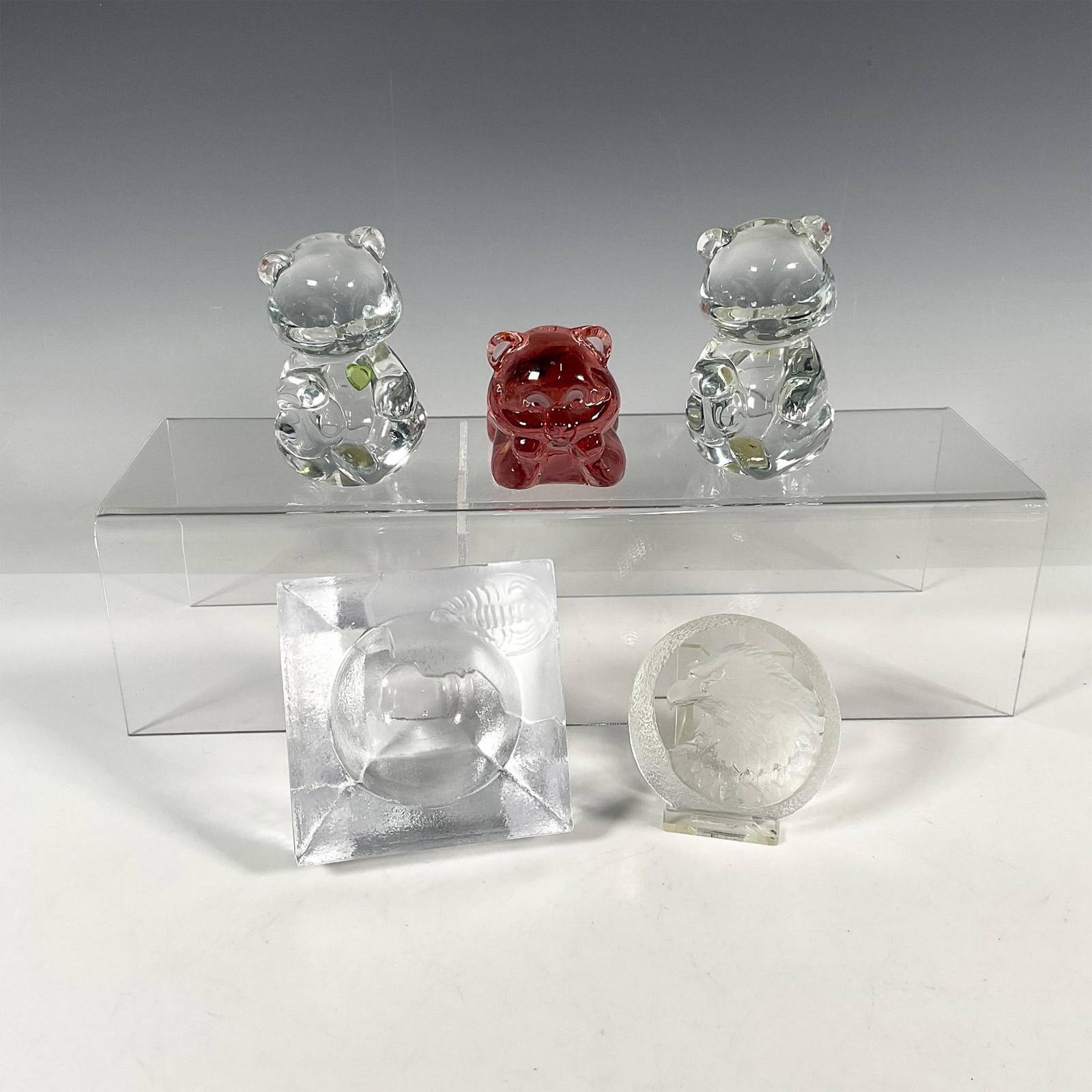 5pc Art Glass Grouping, Paperweight, Fenton Bears, Bowl Auction