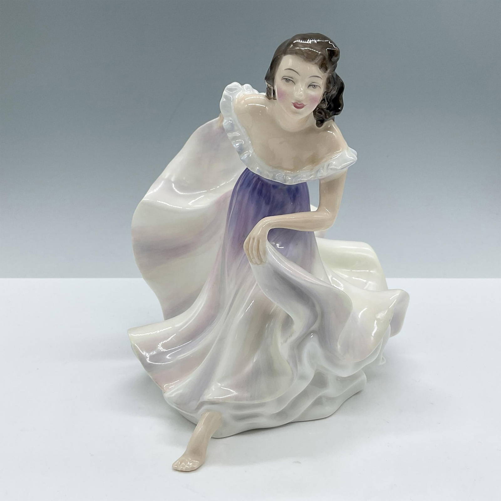 Gypsy Dance - Hn2230 - Royal Doulton Figurine Auction