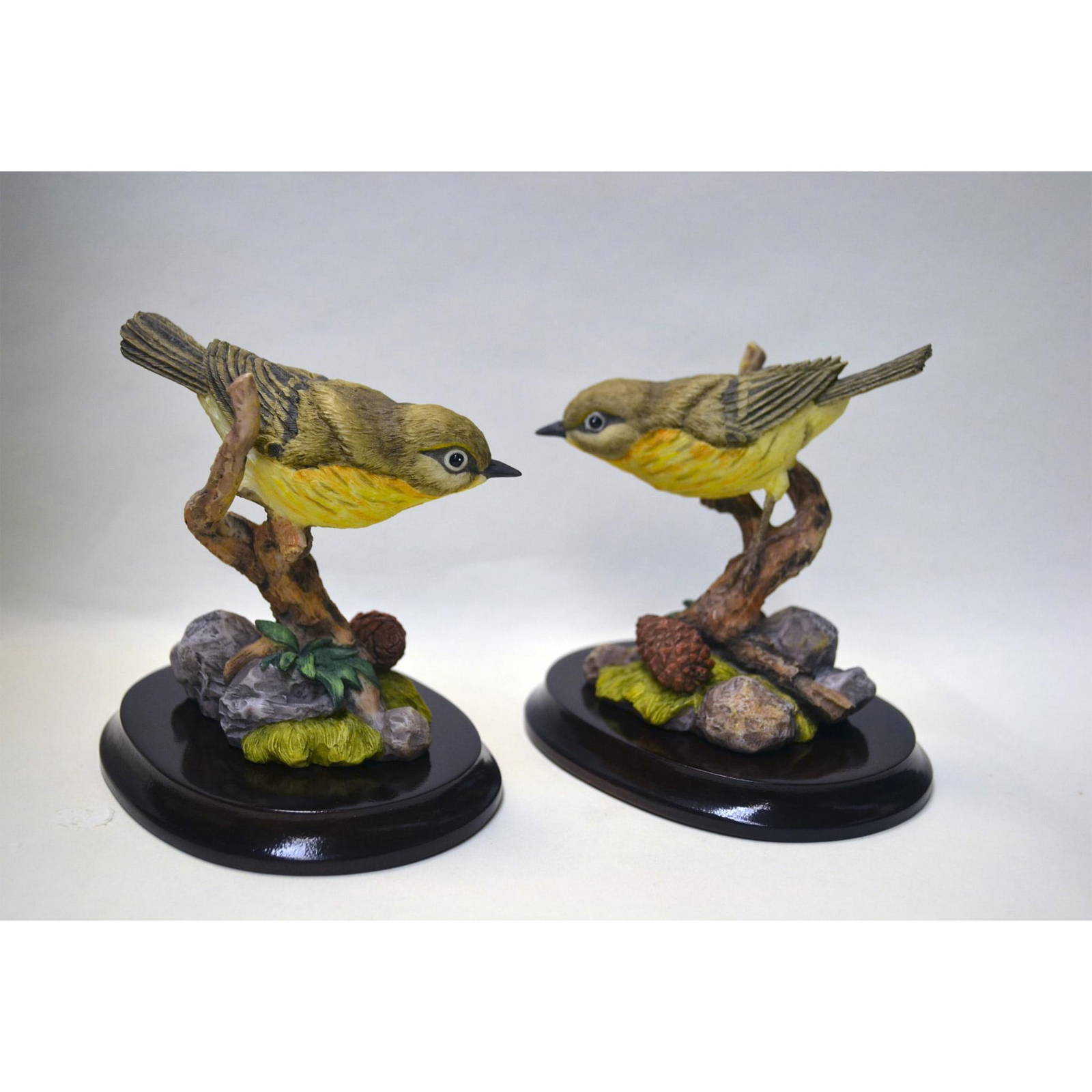 Maruri Usa Premier Pine Warblers Bird Sculptures, Pair Auction