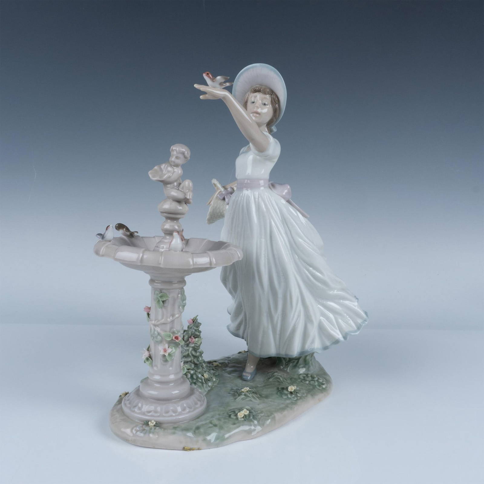 Spring Joy 01006106 - Lladro Porcelain Figurine Auction