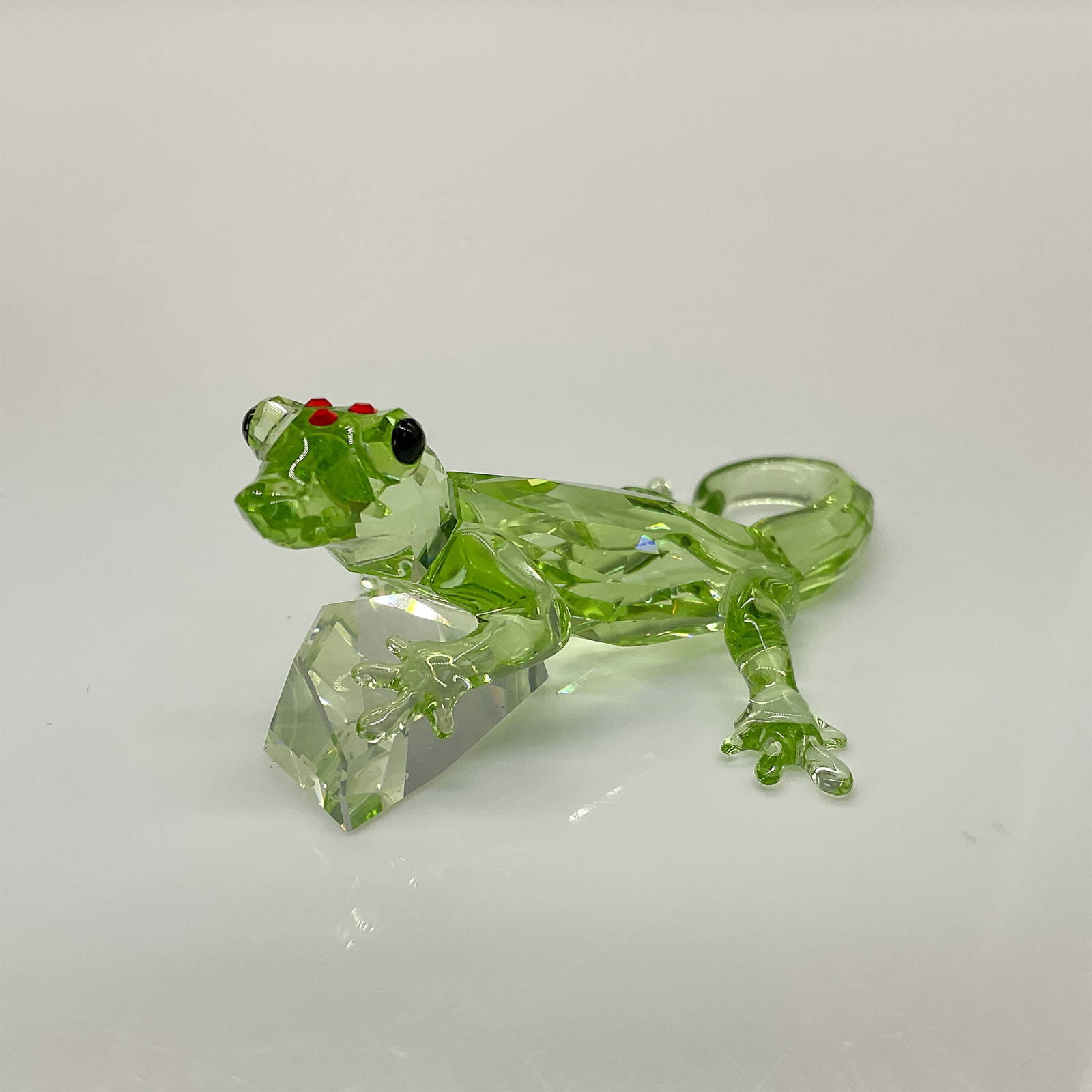 Swarovski Crystal Figurine, Gecko Scs Event Piece - Feb 12, 2025 | Lion ...