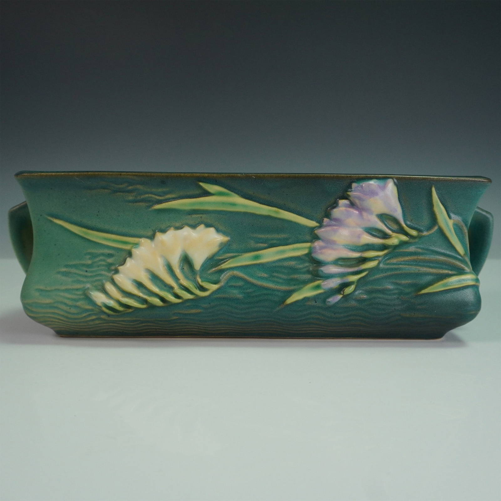 Roseville Earthenware Green Freesia Planter Auction