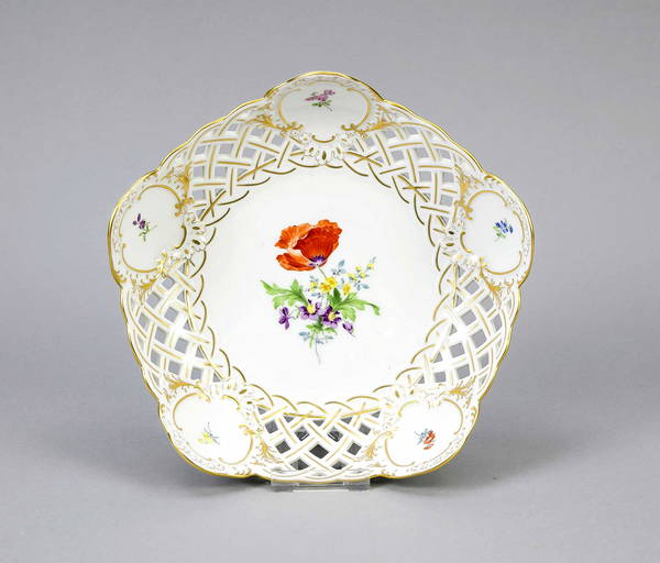 Breakthrough Shell, Meissen, After 1950, 1st Quality,