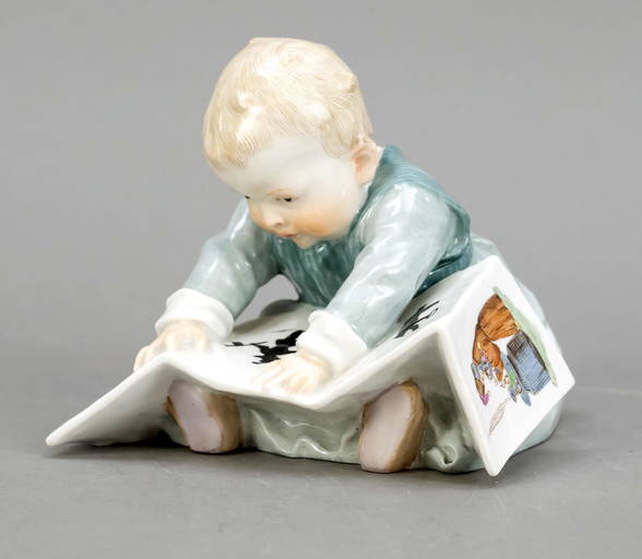 Child with picture book, Meiss - Jan 19, 2022 | Historia | Bolland ...