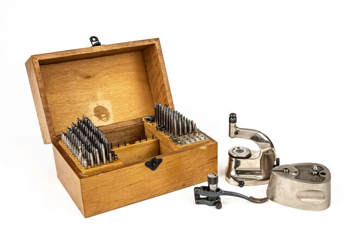 Driving Riveting Machine / Sto