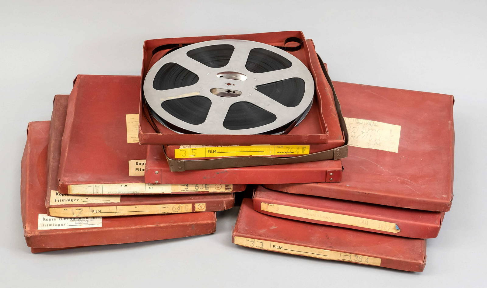 Mixed Lot Of 16 Mm Film Reels, Auction