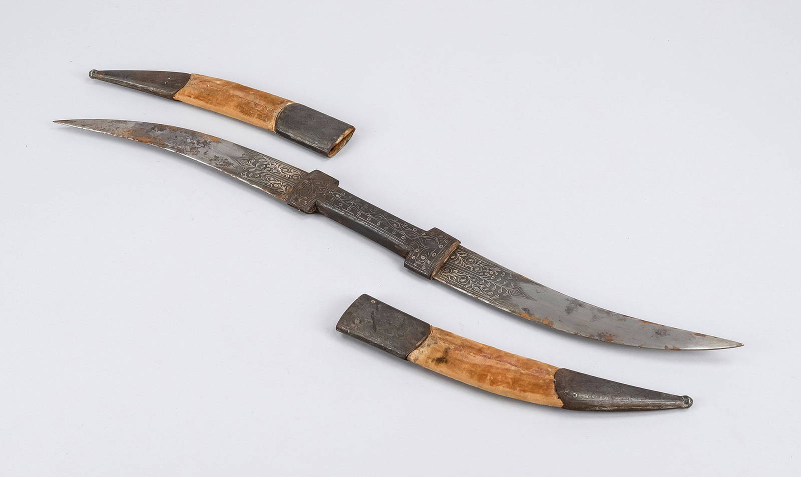 Twin Dagger Haladie, India Res Auction