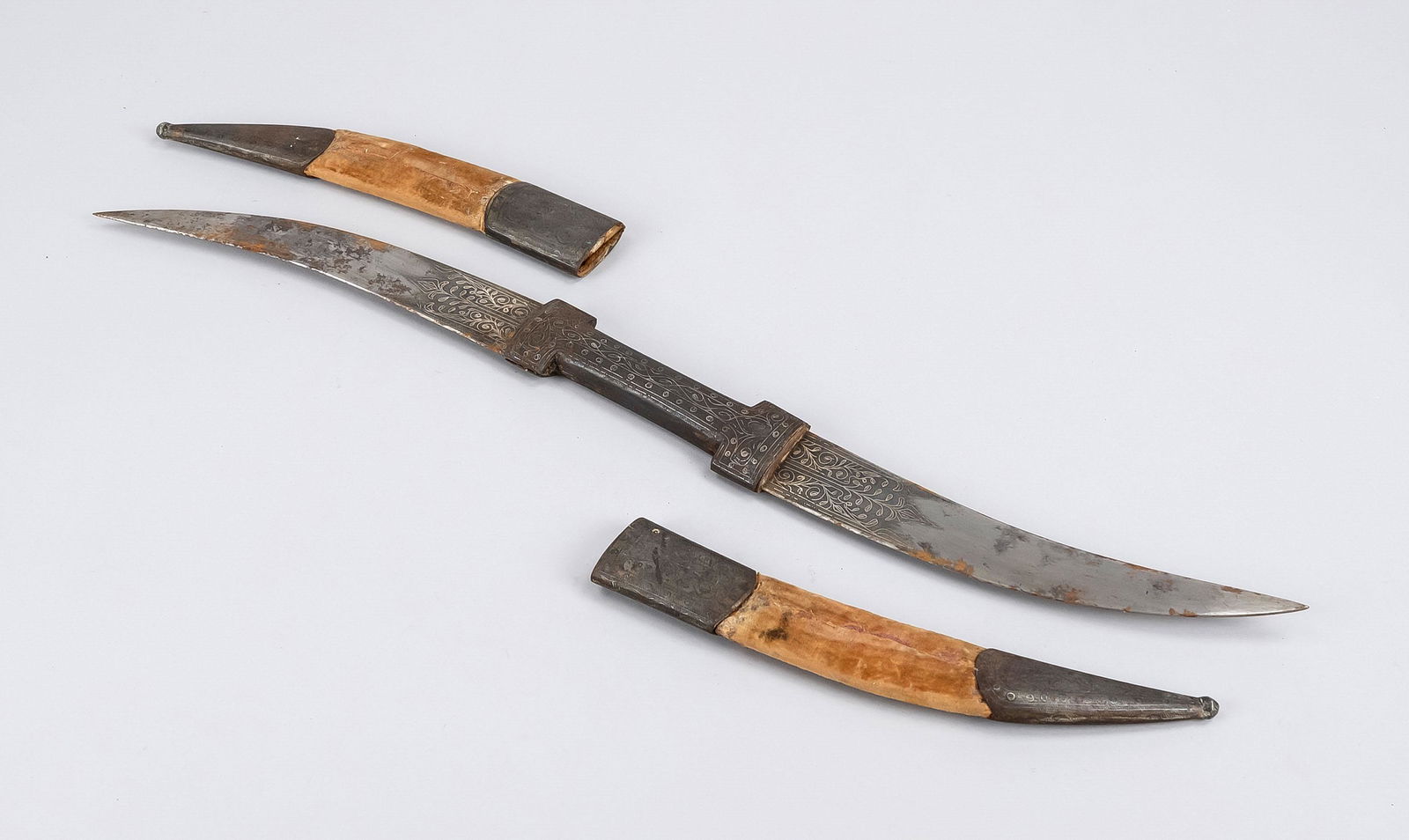 Twin Dagger Haladie, India Res Auction
