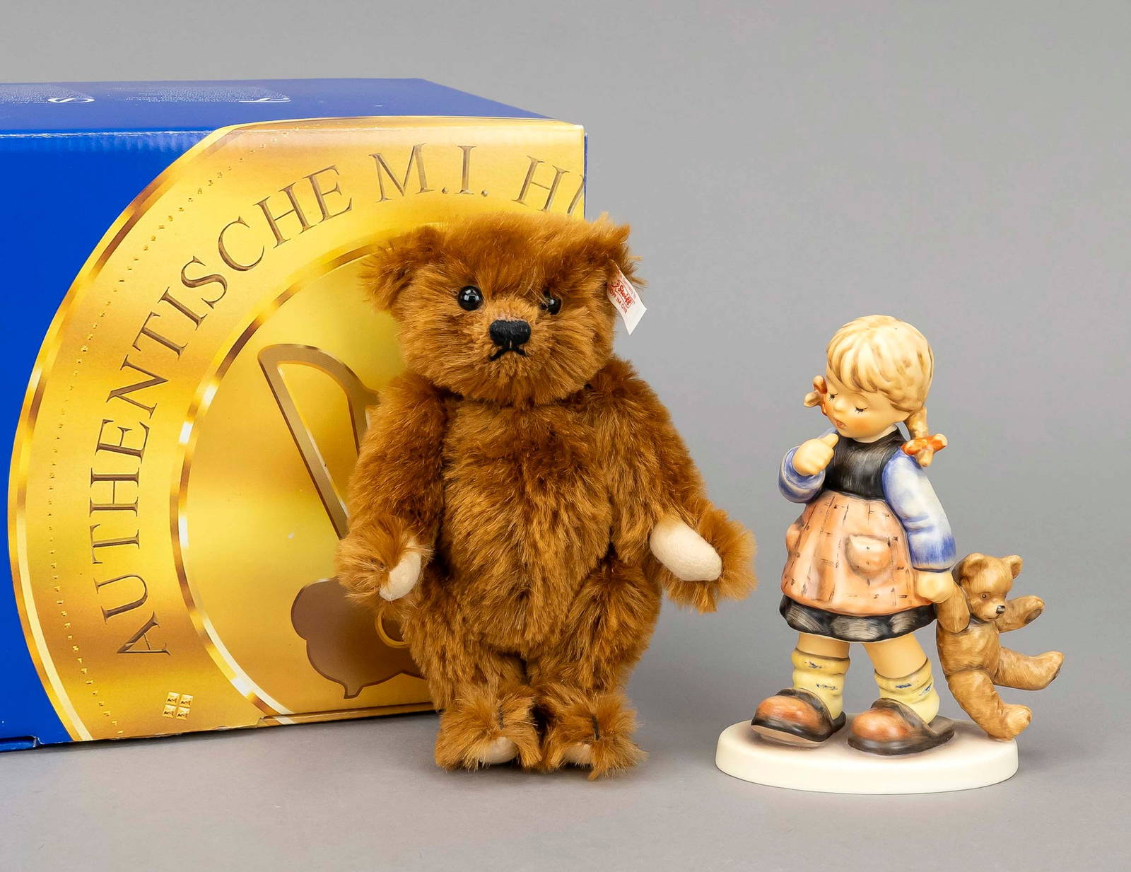 Bumblebee Figurine Set With Steiff Bea Auction