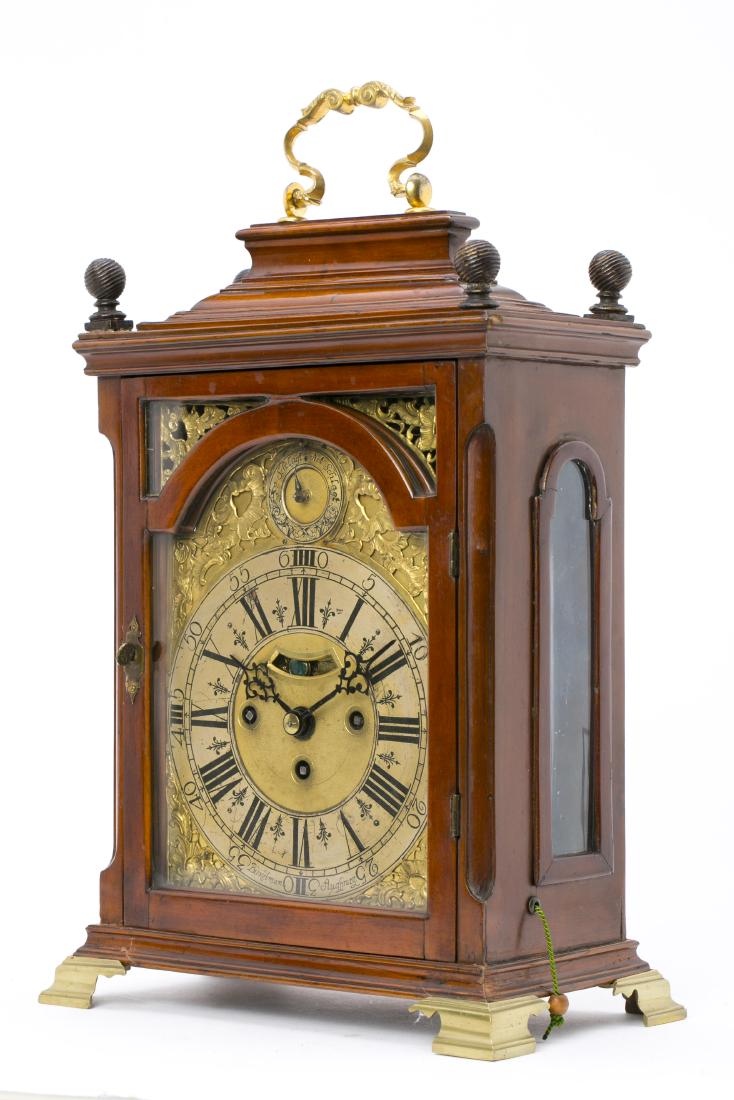 German "bracket" table clock with case in mahogany and