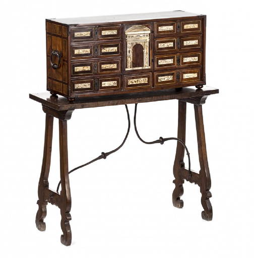 Spanish Desk In Rosewood With Boxwood Fillets And