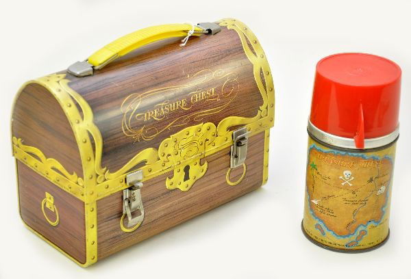 513: Treasure Chest Dome Lunch Box