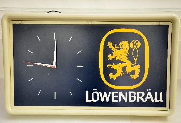 489: Lowenbrau Beer Electric Lighted Clock
