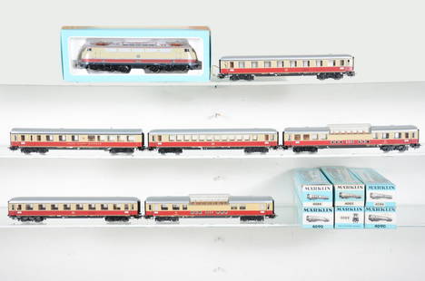 Marklin Ho #3053 Electric Locomotive With A Variety Of Cars
