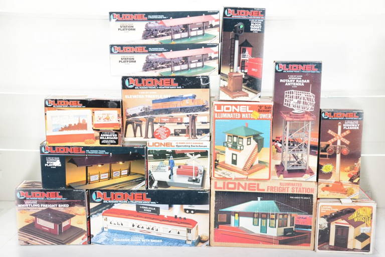 Large Lionel Accessory Lot