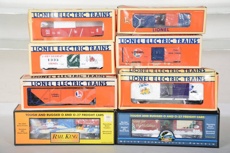 8 Lionel & Mth Freight Cars