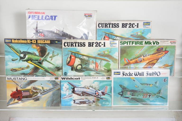 Vintage 1/32 Scale Model Airplane Kits