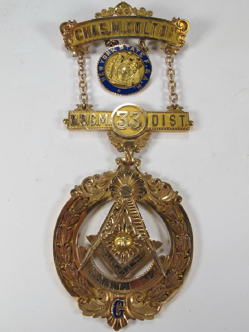Antique Masonic 14 kt gold Past Master breast jewel