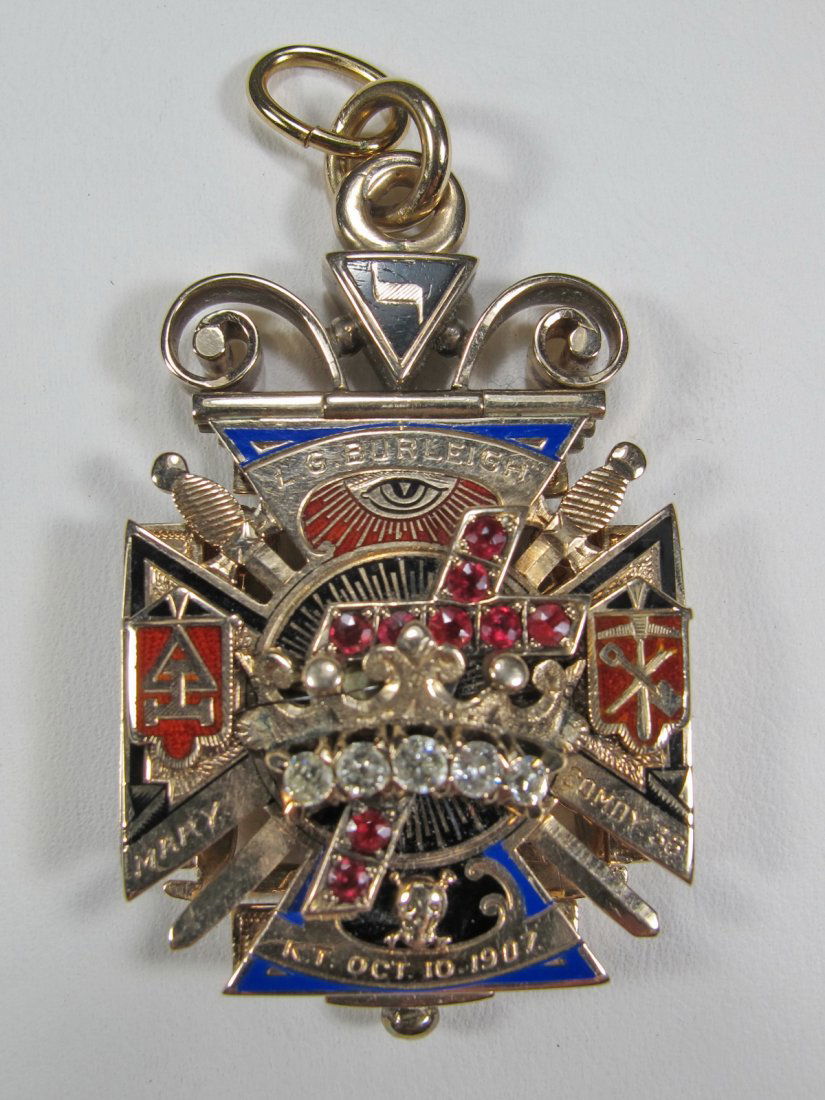 Antique Masonic 10 k gold Knights Templar jewel