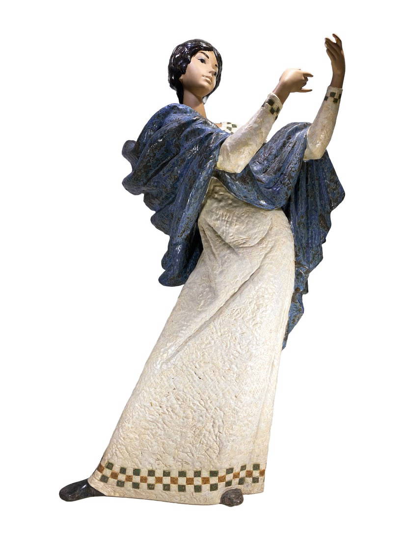 Large Lladro, Spain Lectora Porcelain Sculpture Auction