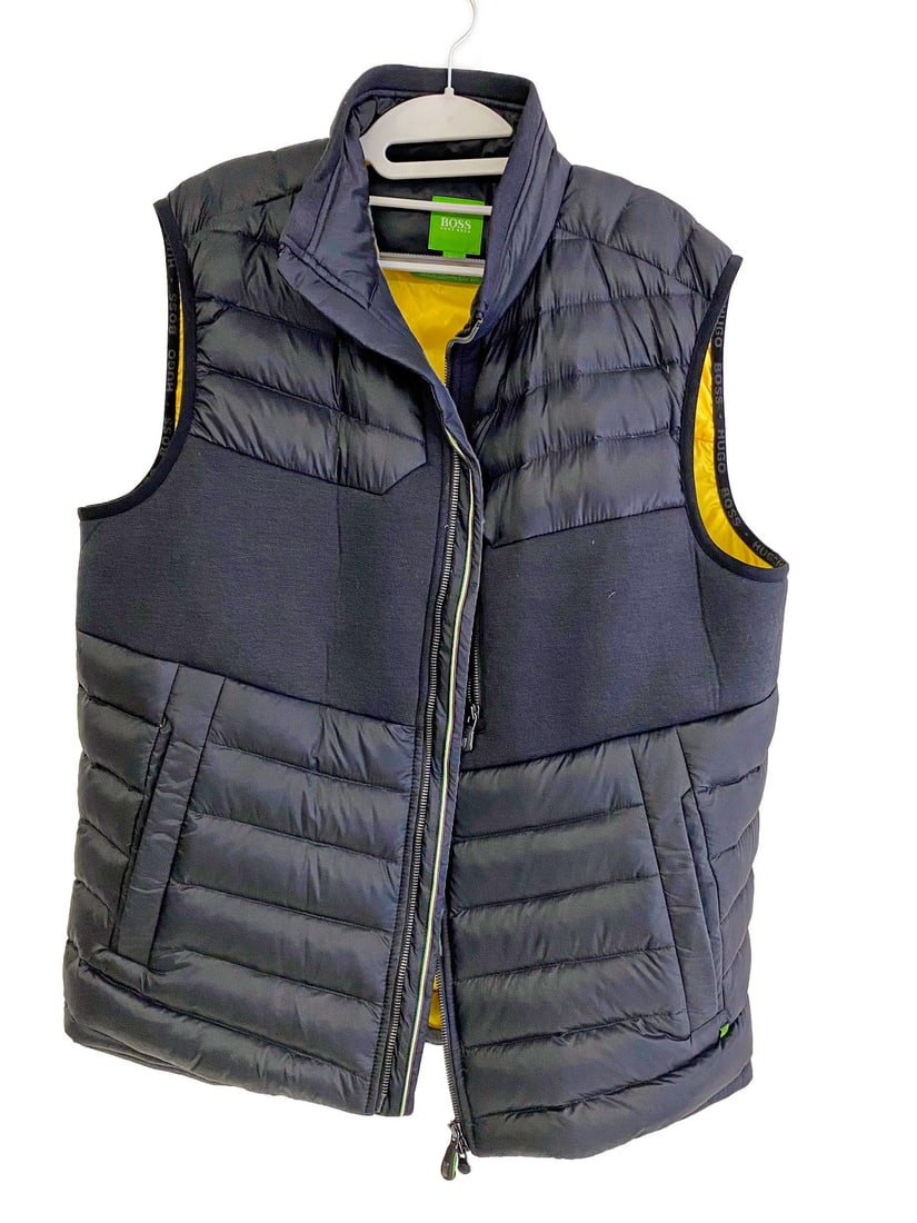 Used Hugo Boss Navy Blue Vest - Jul 03, 2025 | Antiques Online Auctions ...