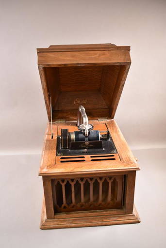 Edison Oak Table Top Cylinder Player