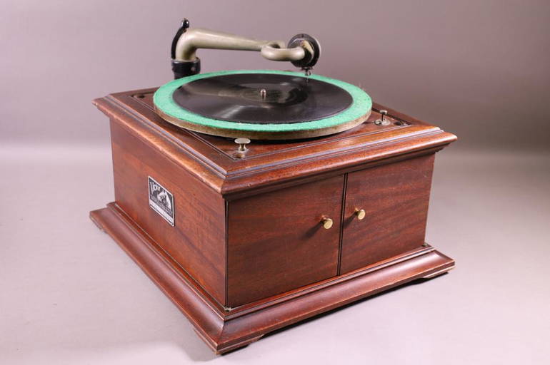 Victor Mahogany Table Top Victrola