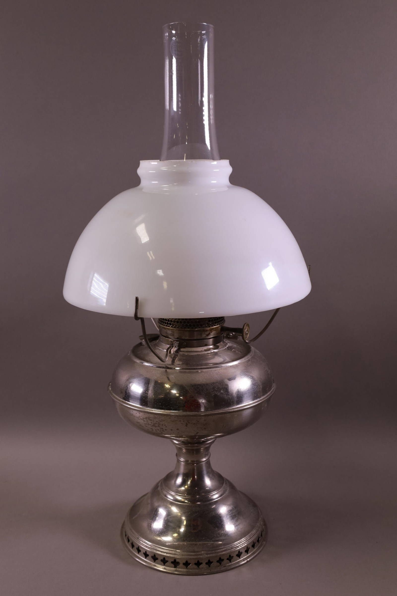 Bradley & Hubbard Oil Lamp Auction