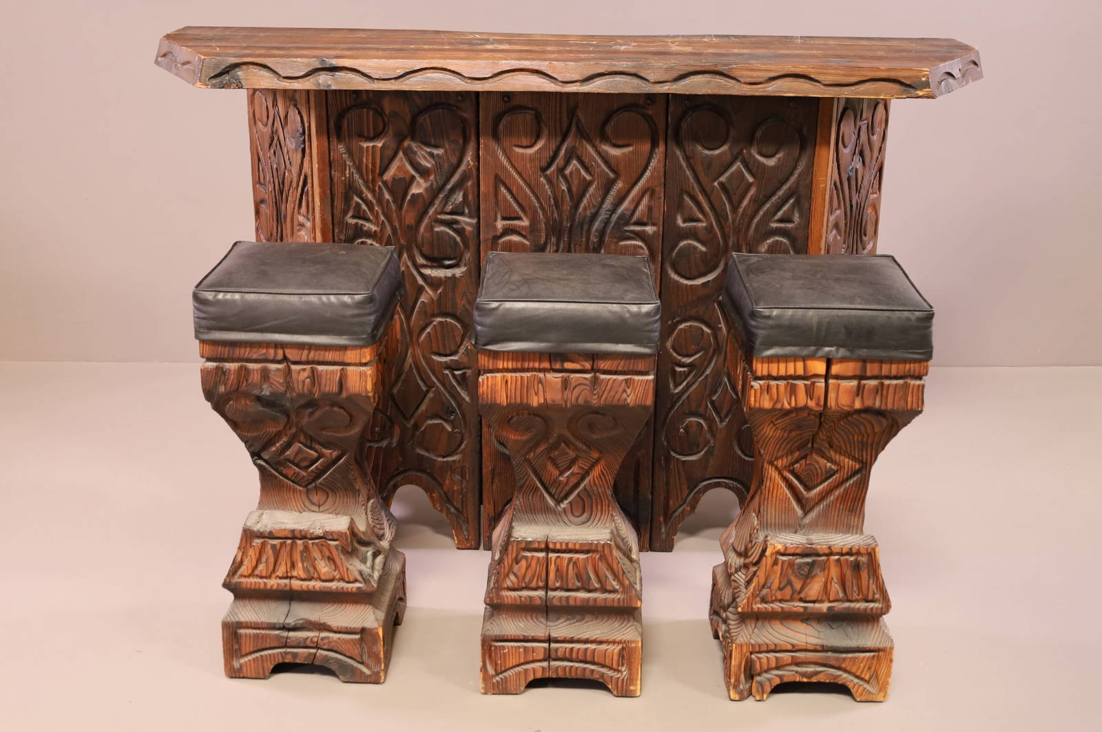 Witco Tiki Bar & 3 Barstools Auction