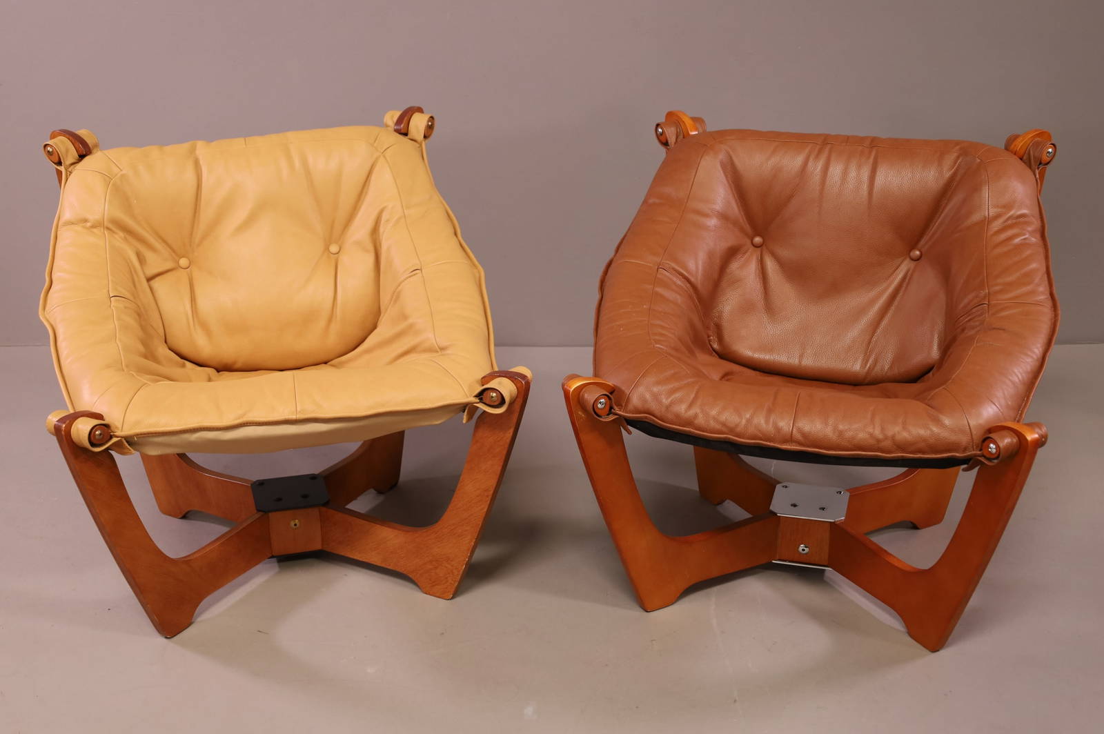 Pair Of Mg "talon" Lounge Chairs Auction