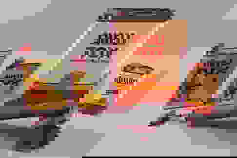 4 Shell Tox Cans & Sprayer Auction