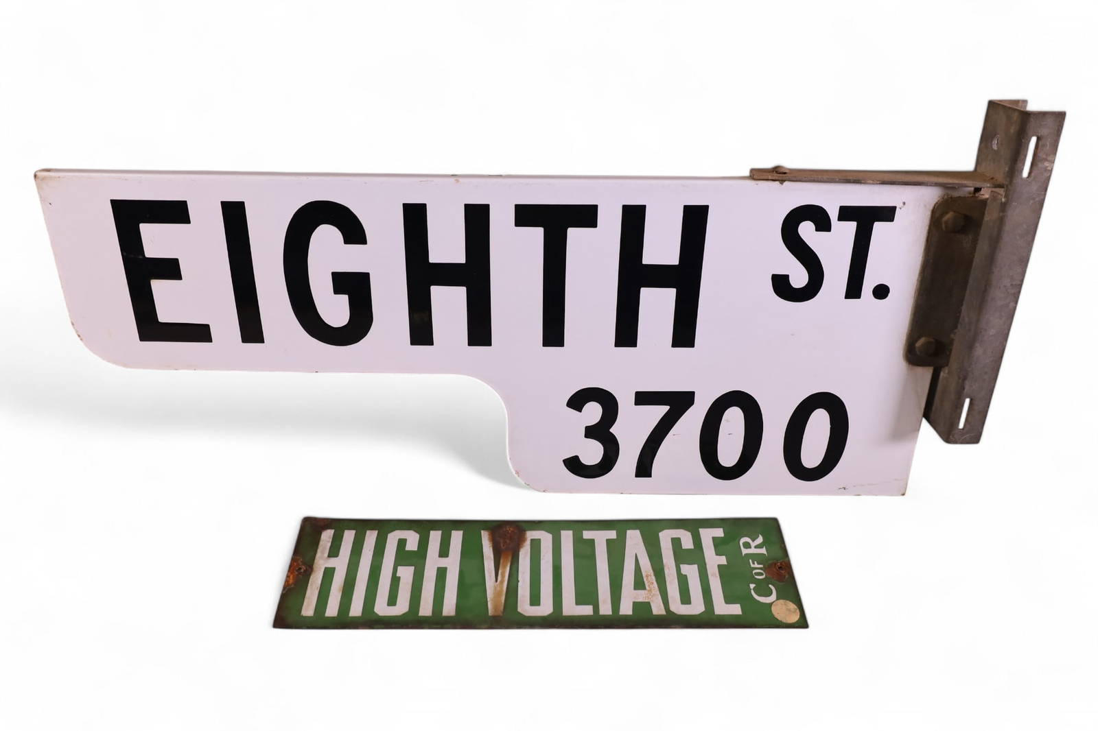 2 Signs Auction
