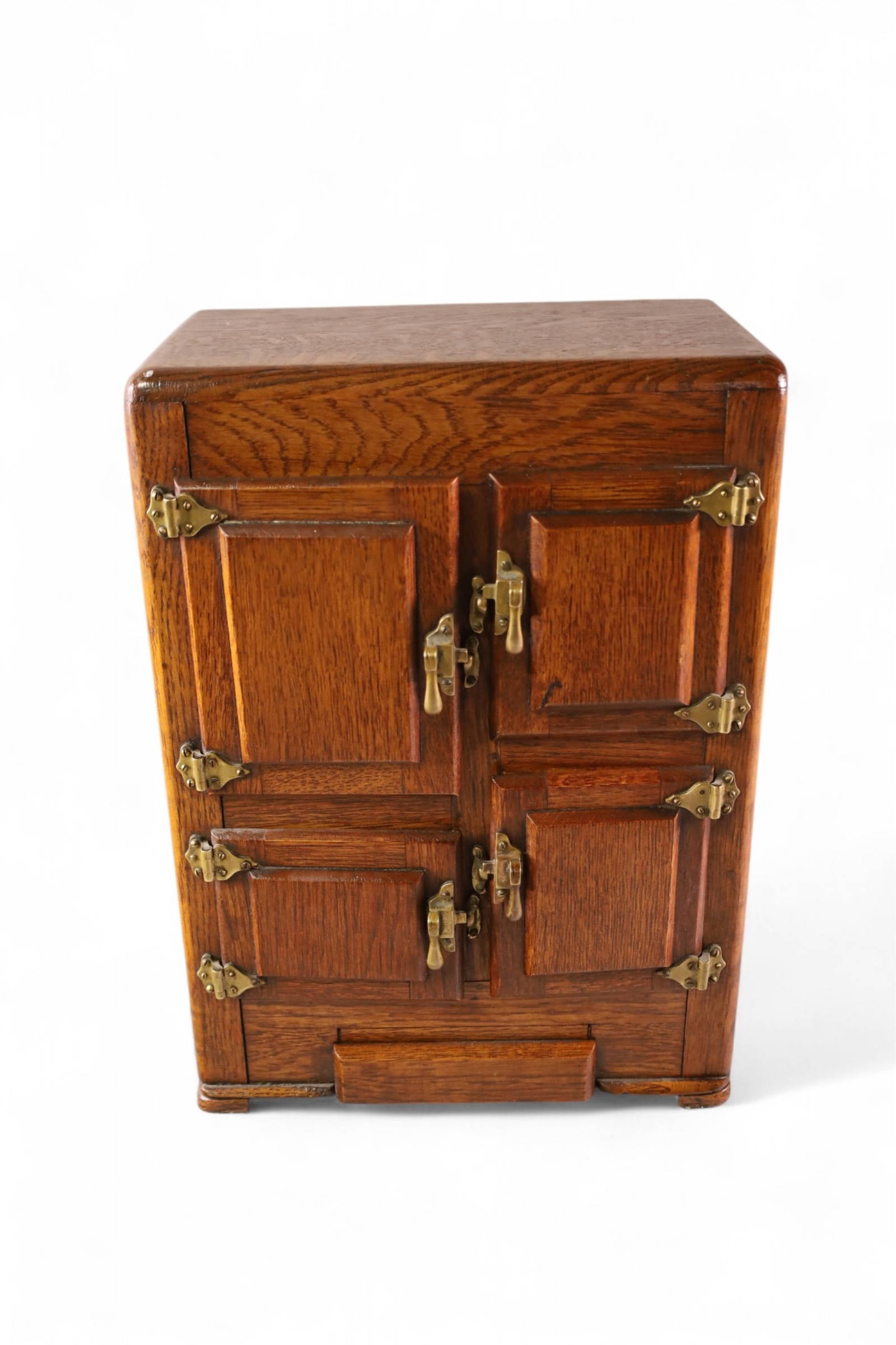 Salesman Sample Ice Box Auction