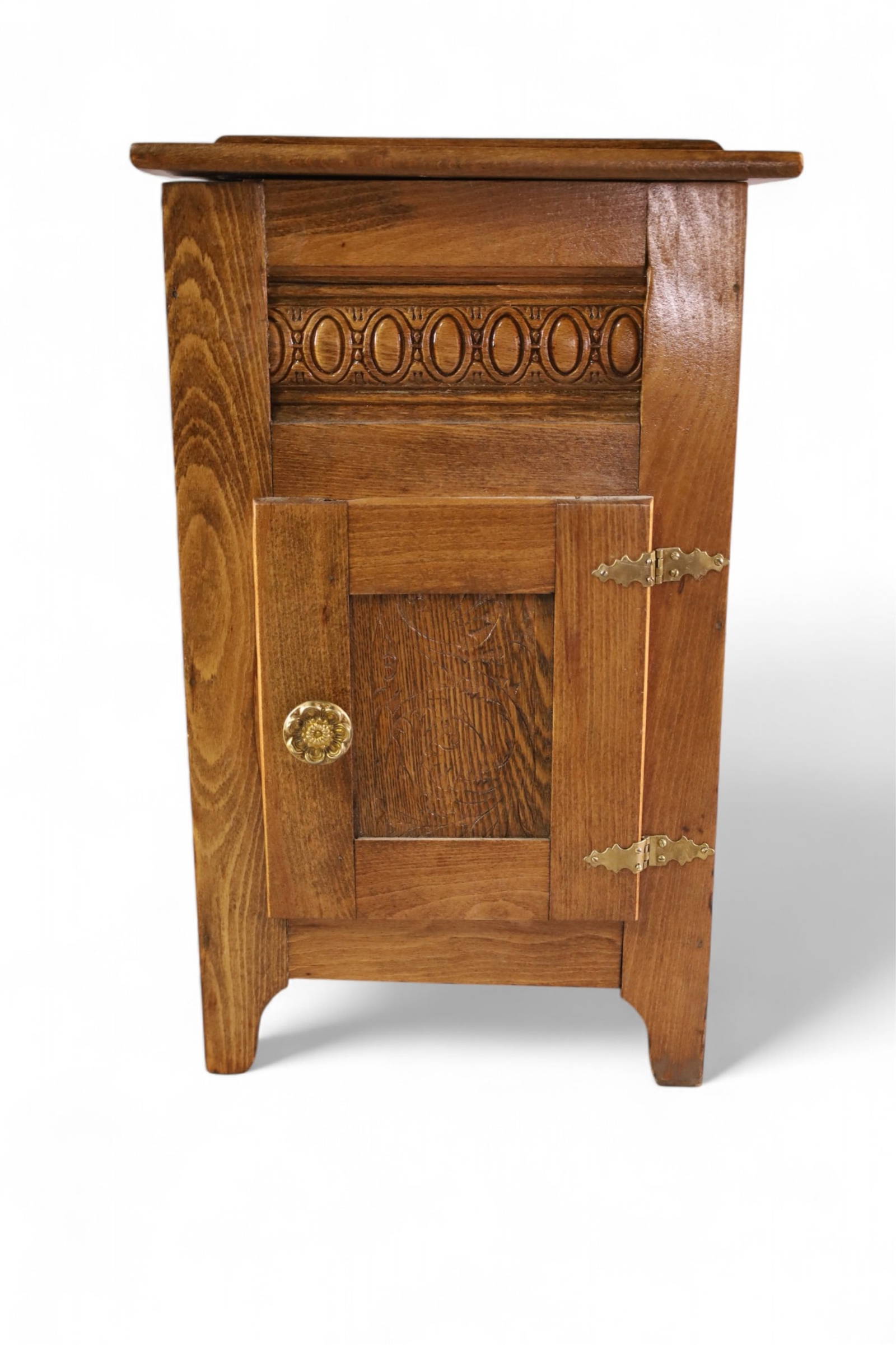 Salesman Sample Ice Box - Jun 28, 2025 | Redlands Antique Auction In Ca