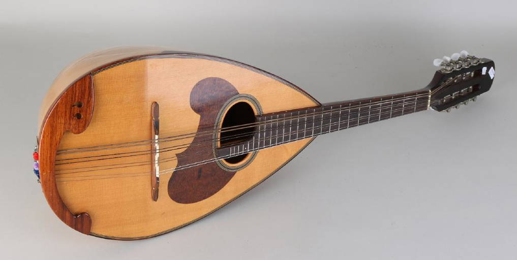 Antique lute made of various woods, bone and - Jan 12, 2019 | Twents ...