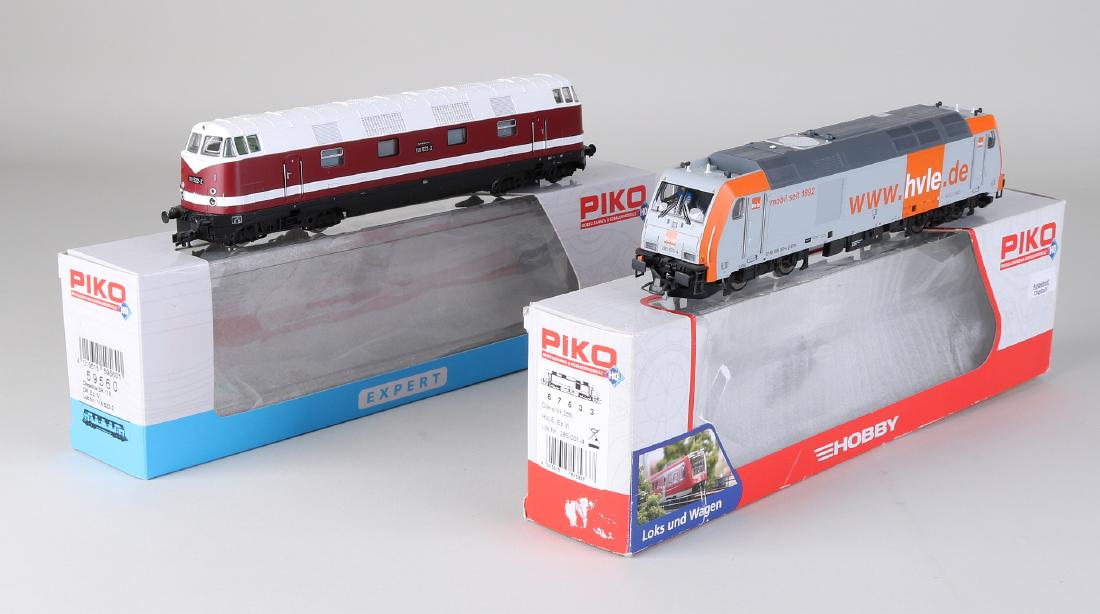 Two parts Piko H0: 1x Piko 57533, Diesel engine 285
