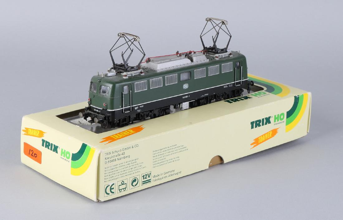 Trix H0 28020, E-lok DB 140 854-1 with original - Apr 06, 2019 | Twents ...