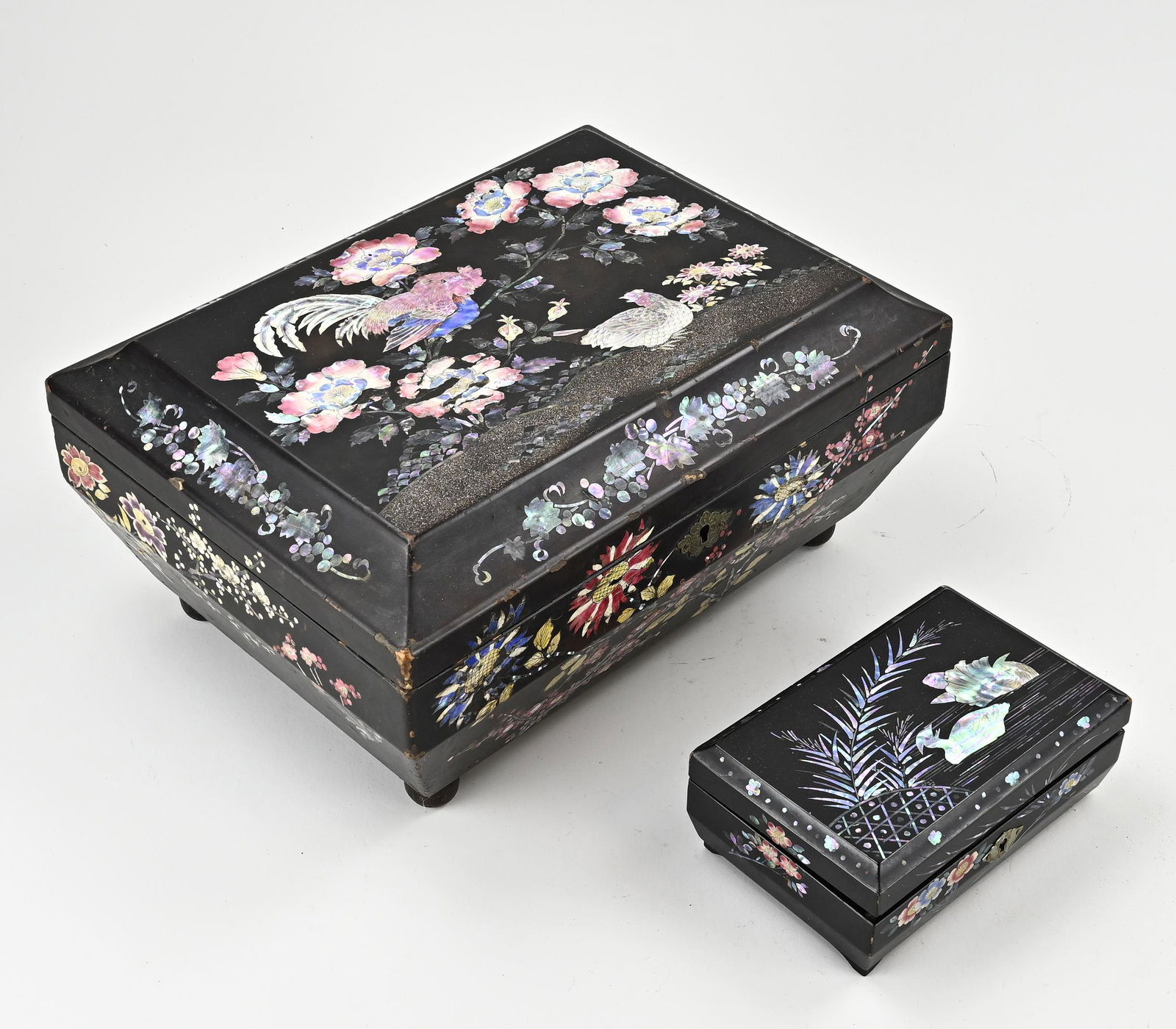 Two antique Japanese lacquer boxes (#2069) on Jan 13, 2023 | Twents ...