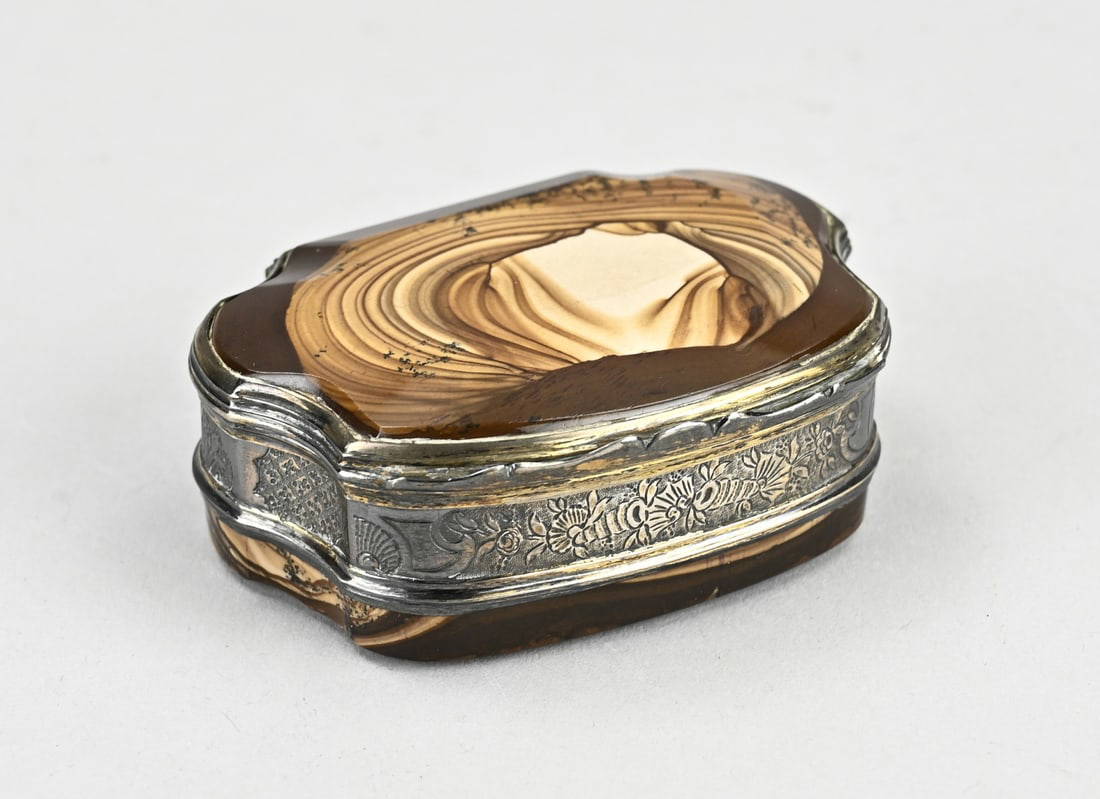18th Century Snuff Box With Silver & Agate Auction