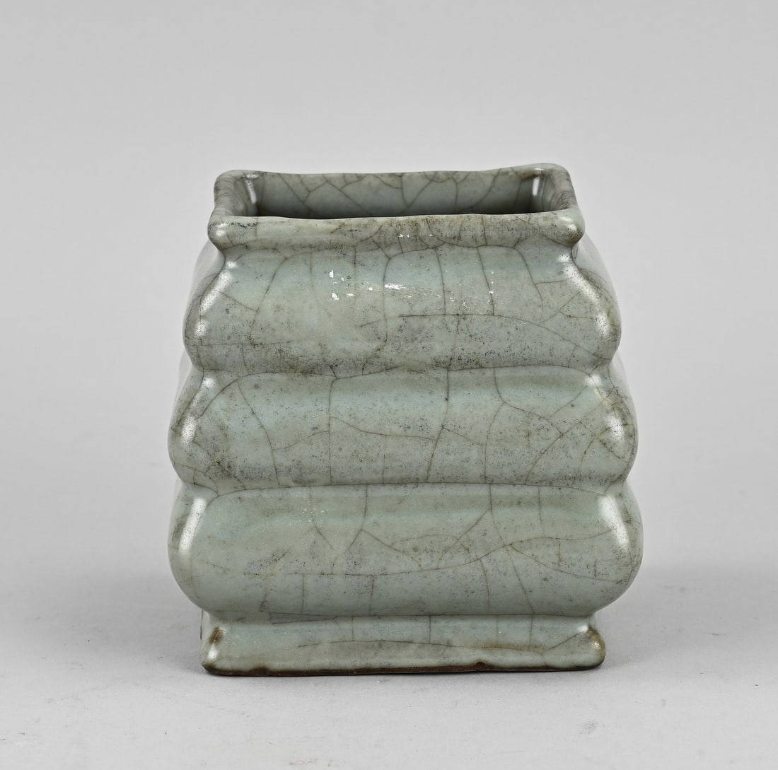 Chinese Celadon Vase (square) - Jul 05, 2025 | Twents Veilinghuis In ...