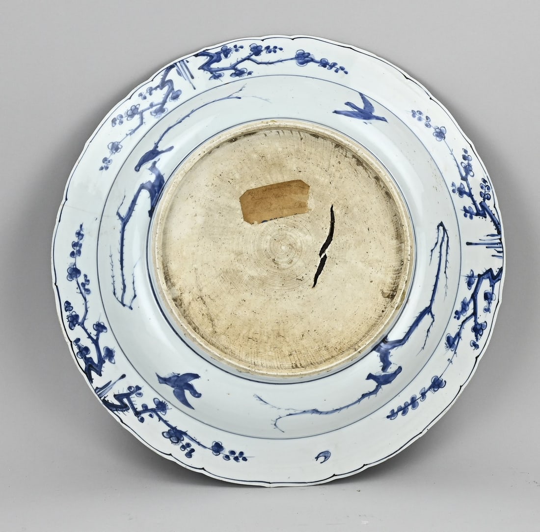 Chinese Dish Ø 46.5 Cm. Auction