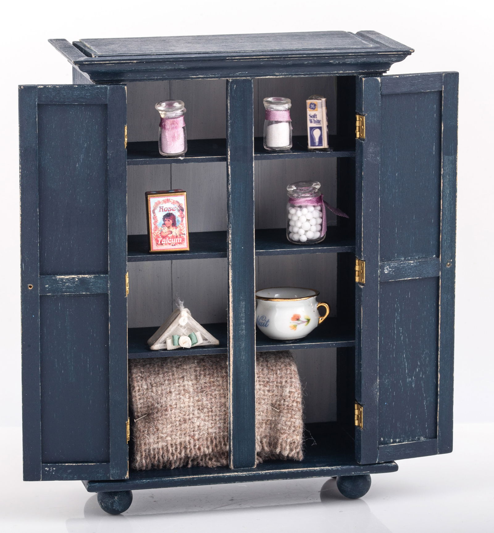 (8+) Dollhouse Cupboard & Contents Auction